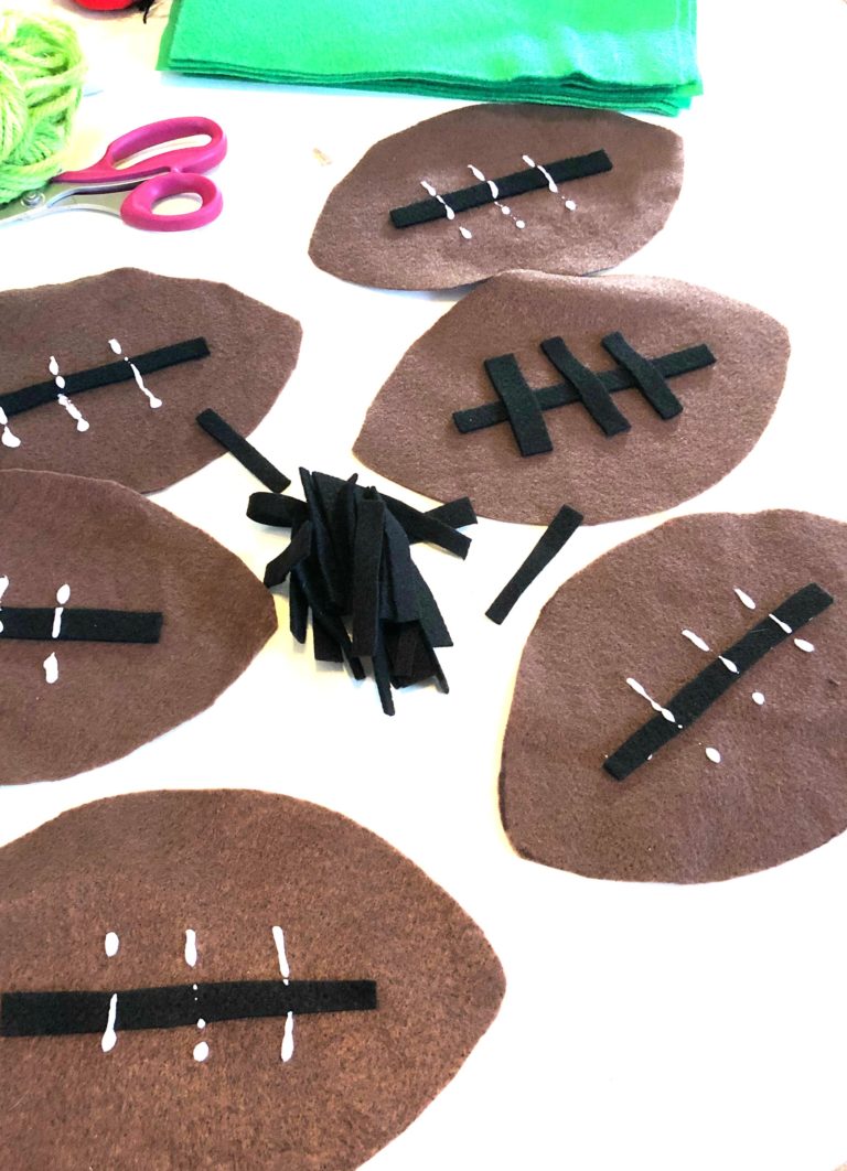 No-Sew Felt Football Banner - Kunin Felt