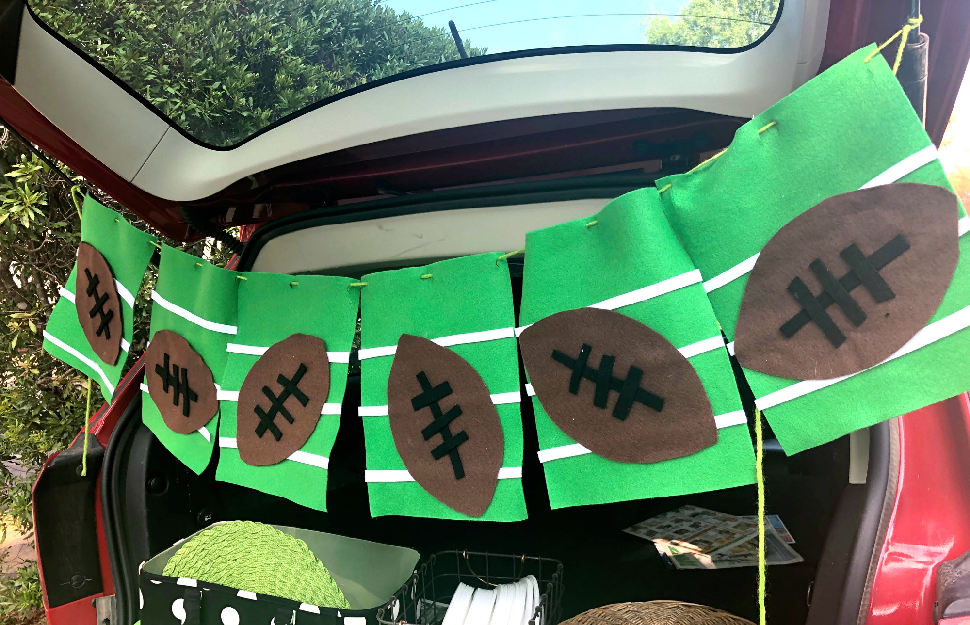 No-Sew Felt Football Banner - Kunin Felt